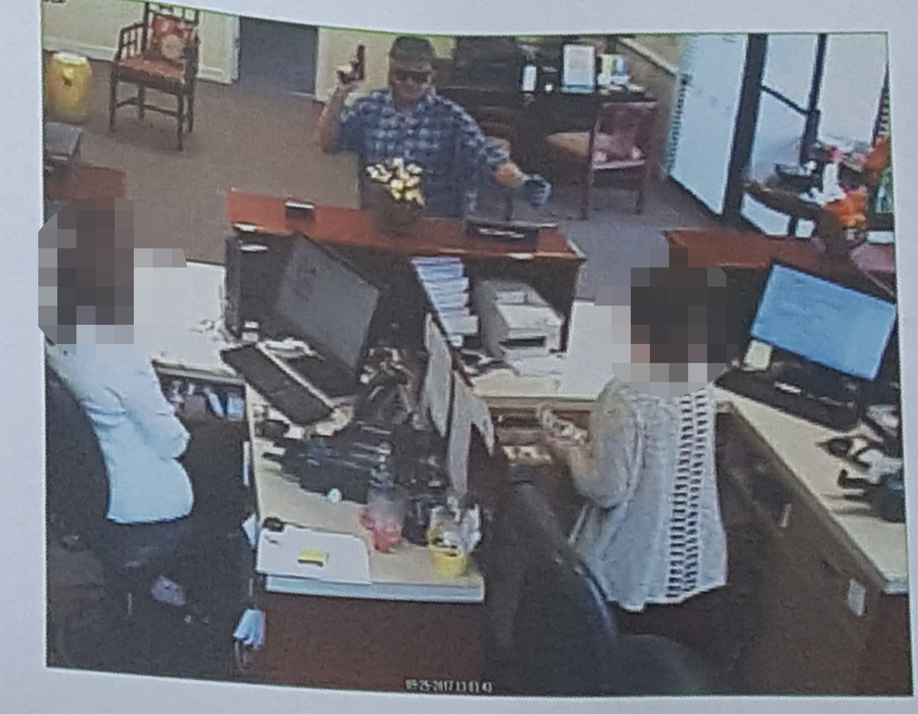 Bank president supports staff after armed robbery – Rockbridge Report